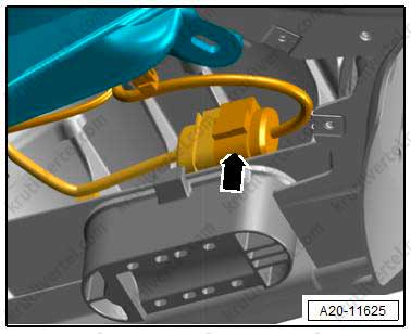 Audi Q7 с 2015 года - топливный бак и топливный фильтр